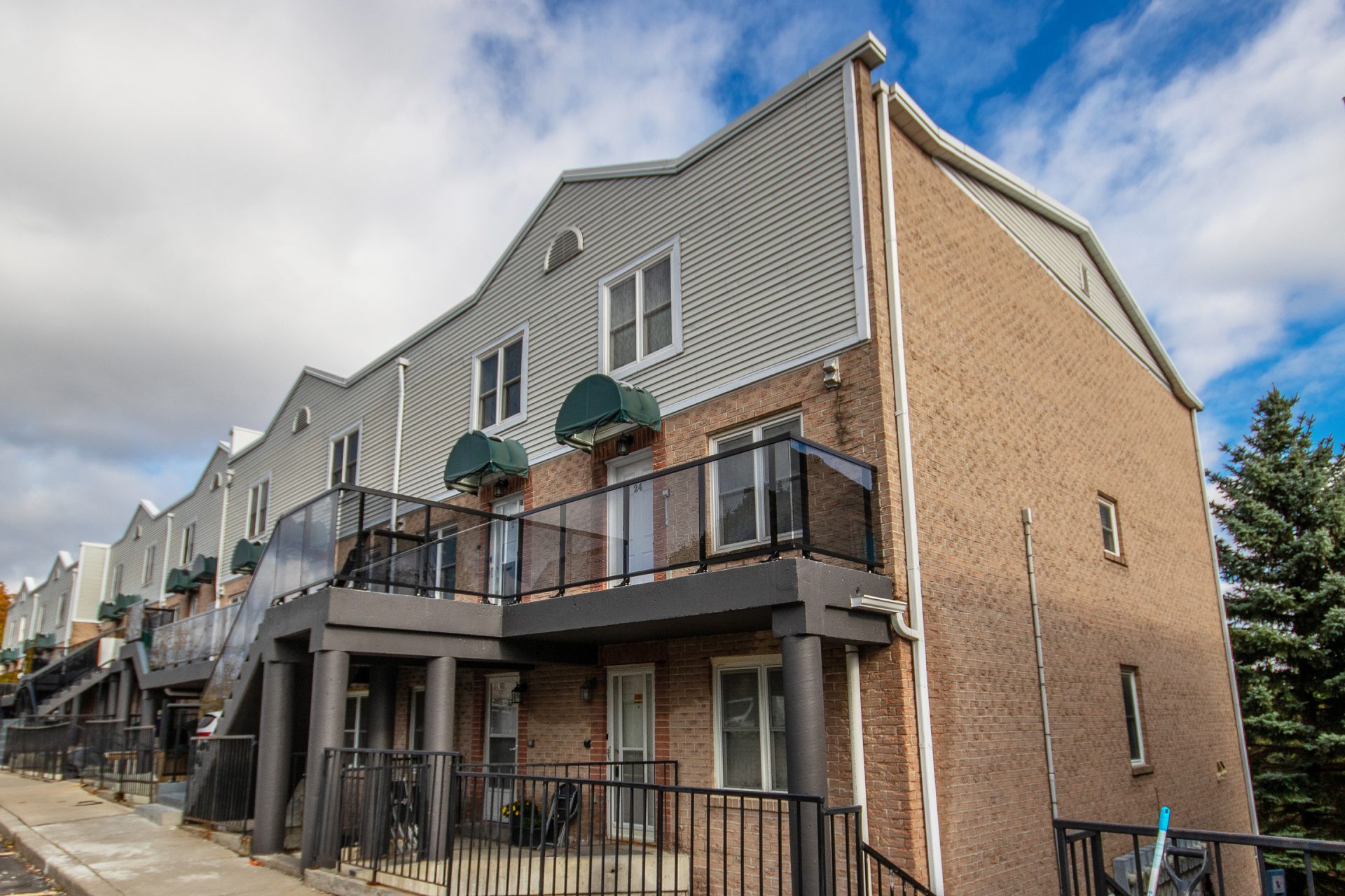 115 Main Street Unit 23, Newmarket : The Jay Miller Team